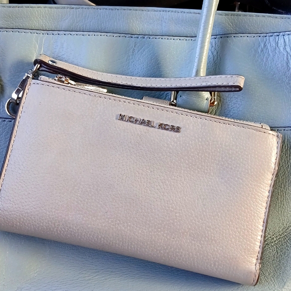 Michael Kors | Bags | Beautiful Michael Kors Pearl Grey Jet Set Double ...